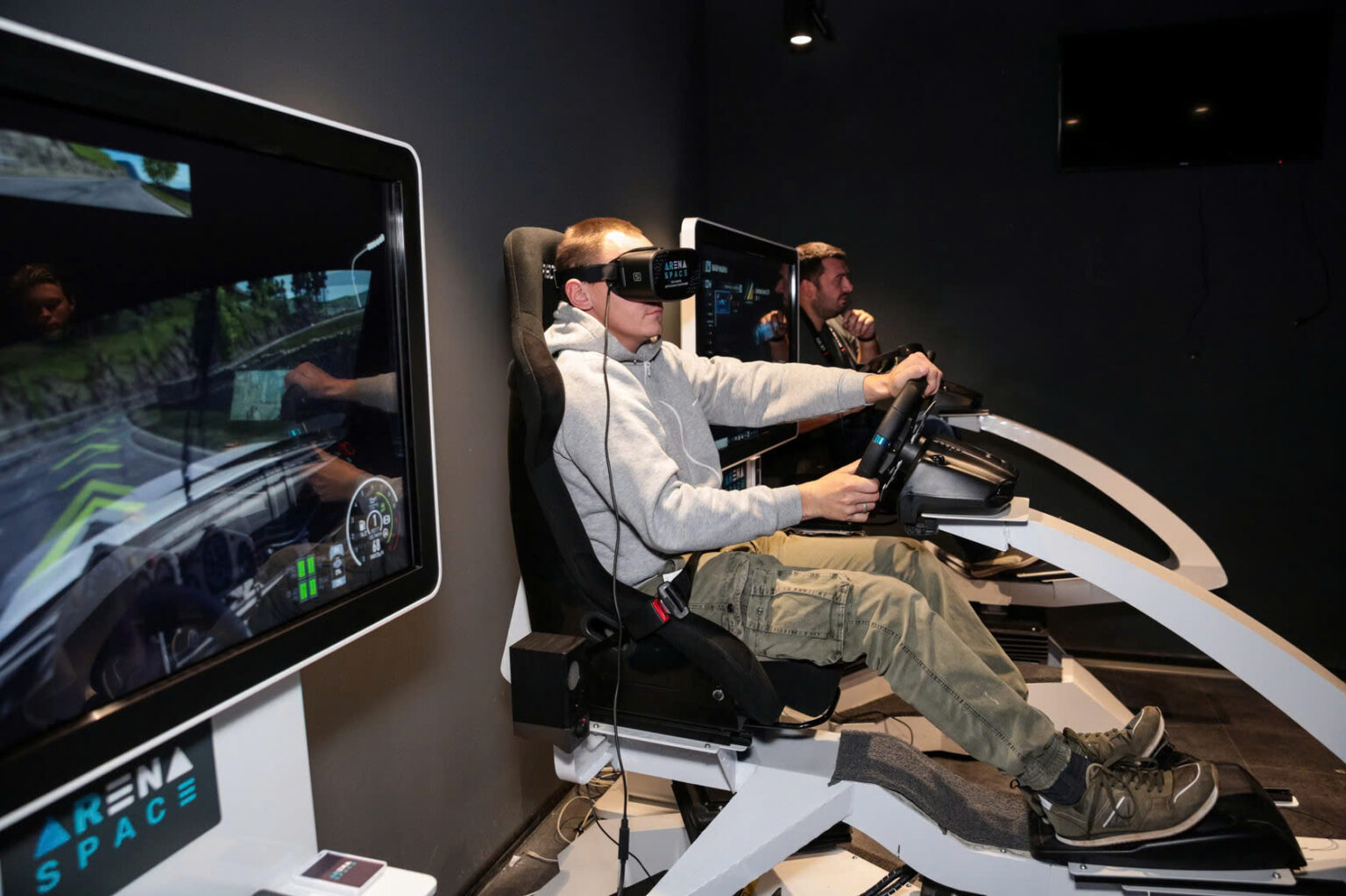 VR là gì? Ứng dụng công nghệ thực tế ảo VR trong thực tiễn